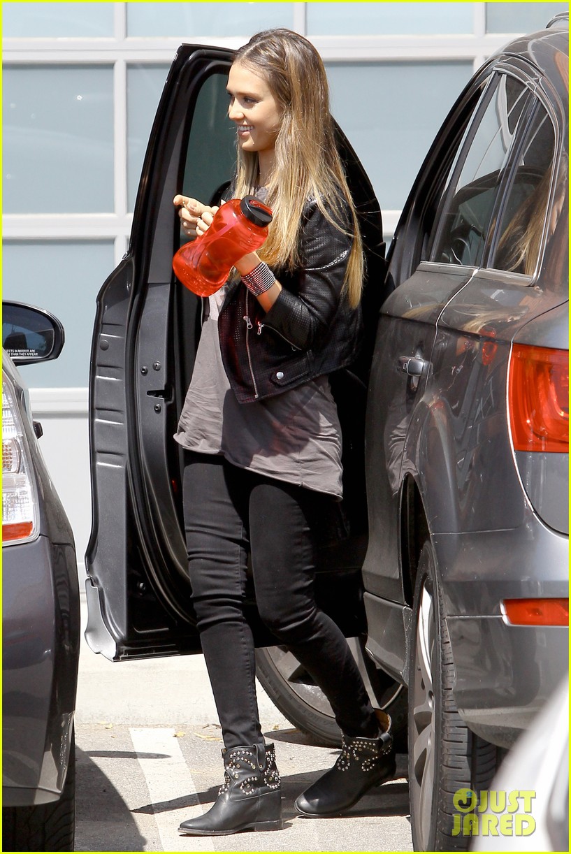 Jessica Alba: Biker Chic Before Girls Night Out!: Photo 2899925 ...