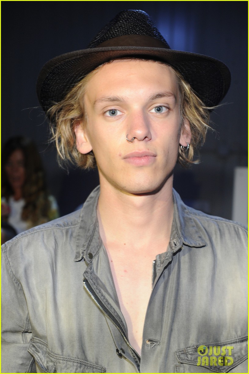 Jamie Campbell Bower: Diesel Black Gold Fashion Show!: Photo 2897546 ...