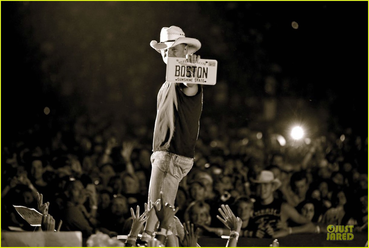 Kenny Chesney Covers 'Boston Common' Magazine Summer Issue: Photo ...