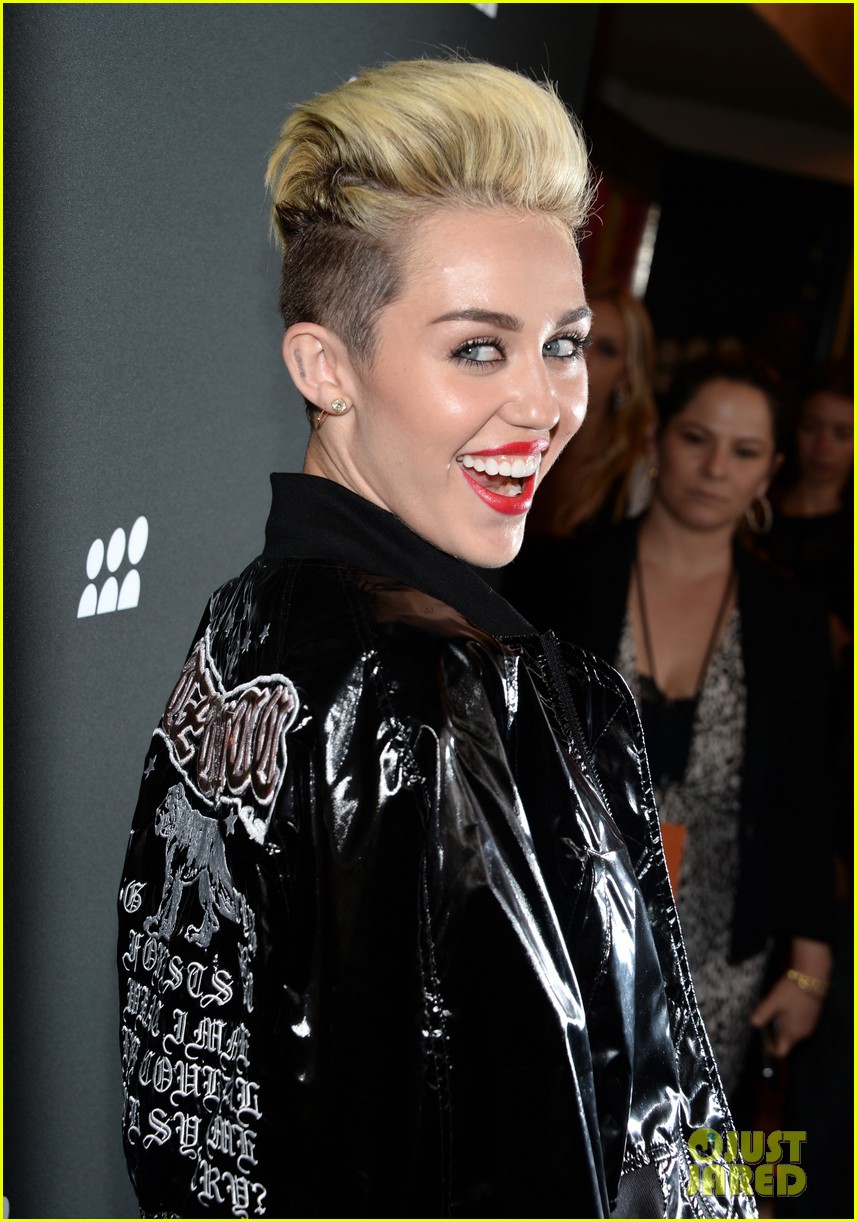 Miley Cyrus: Sweatpants & Jeans Combo at MySpace Event!: Photo 2890282 ...