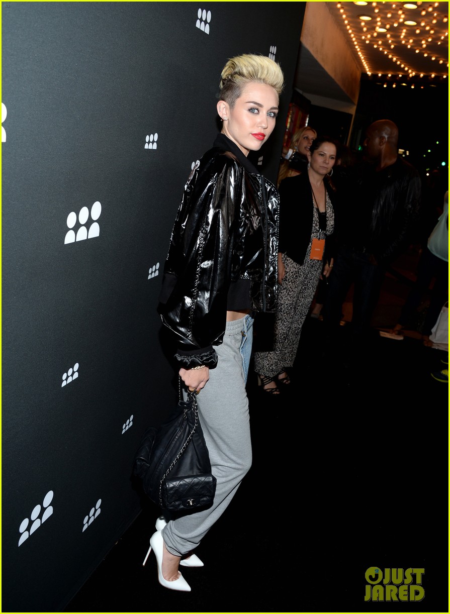 Miley Cyrus: Sweatpants & Jeans Combo at MySpace Event!: Photo 2890289 ...