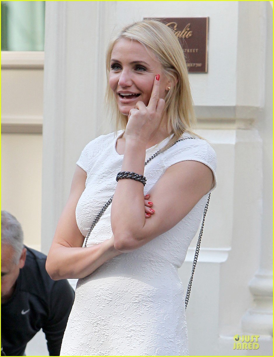 Cameron Diaz & Nikolaj Coster-Waldau: Neck Brace on 'Other Woman' Set ...