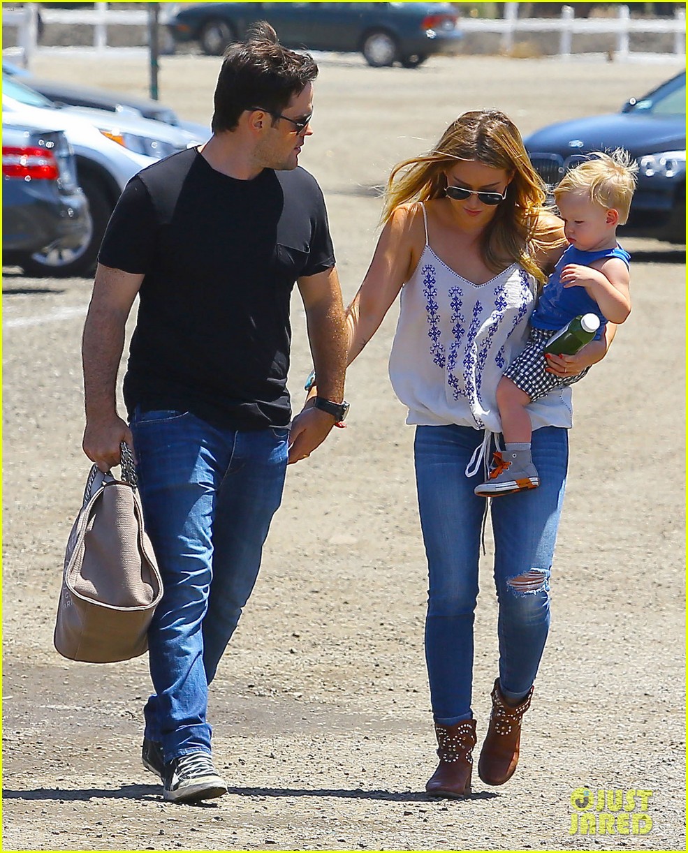 Hilary Duff: Family Farm Fun with Sister Haylie: Photo 2896819 ...