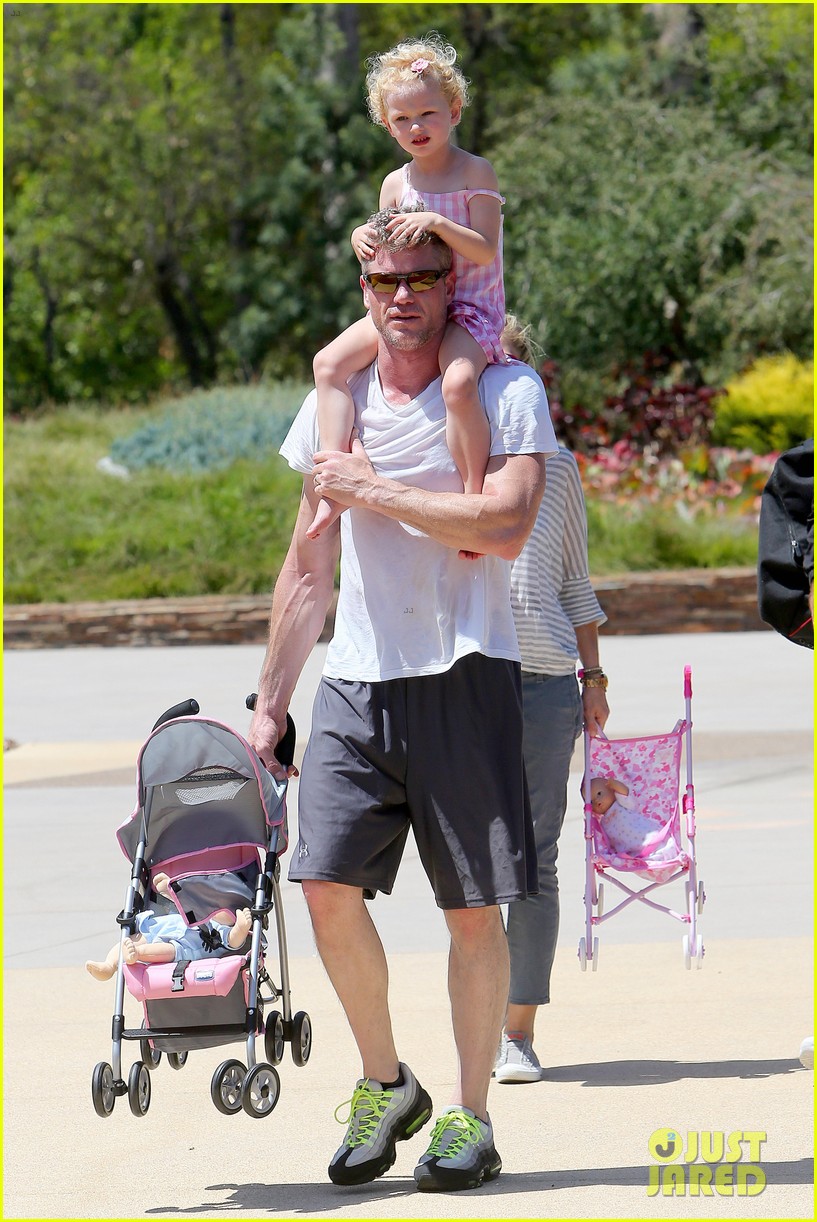 Eric Dane: Push-Ups with Daughter Billie!: Photo 2897078 | Billie Dane ...