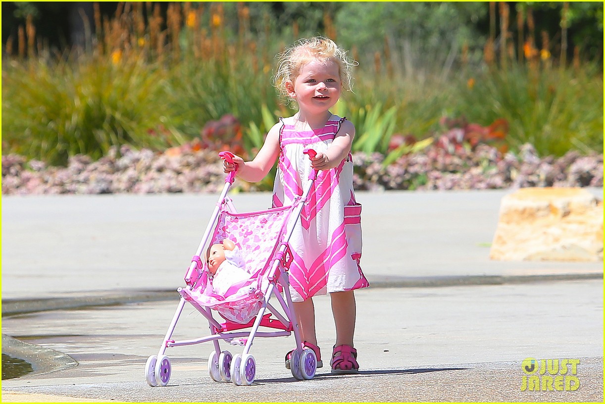 Eric Dane: Push-Ups with Daughter Billie!: Photo 2897081 | Billie Dane ...
