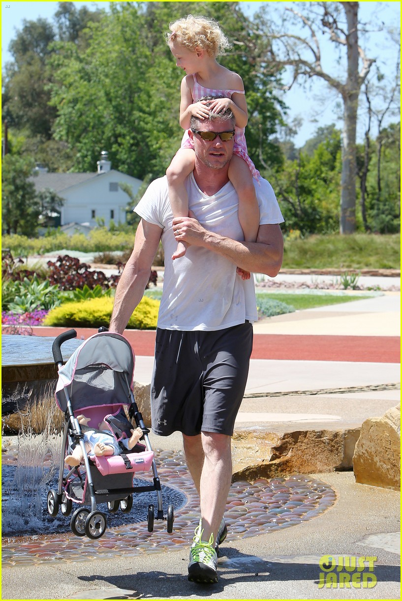 Eric Dane: Push-Ups with Daughter Billie!: Photo 2897089 | Billie Dane ...