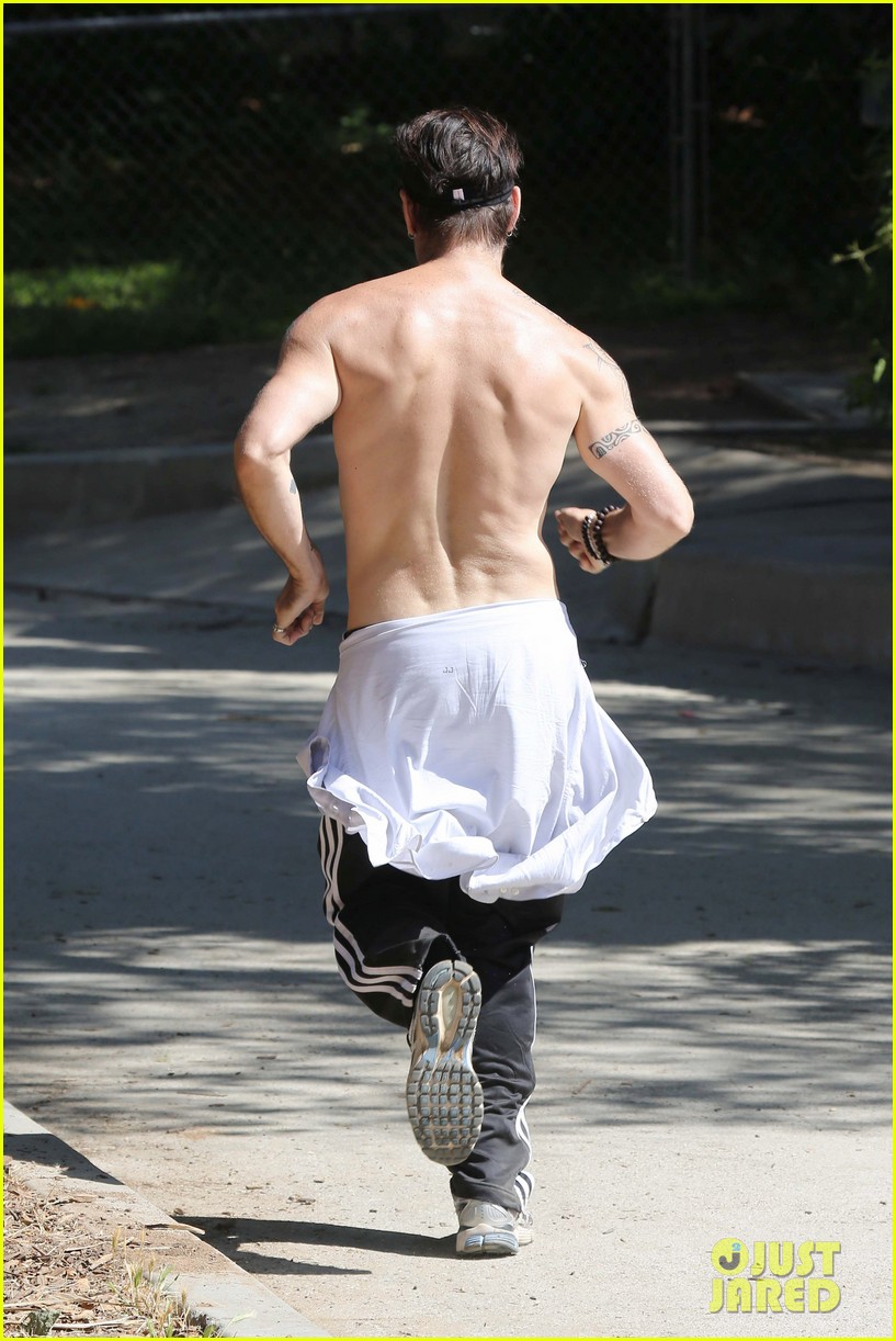 Colin Farrell: Shirtless Run in Hollywood!: Photo 2893369 | Colin ...