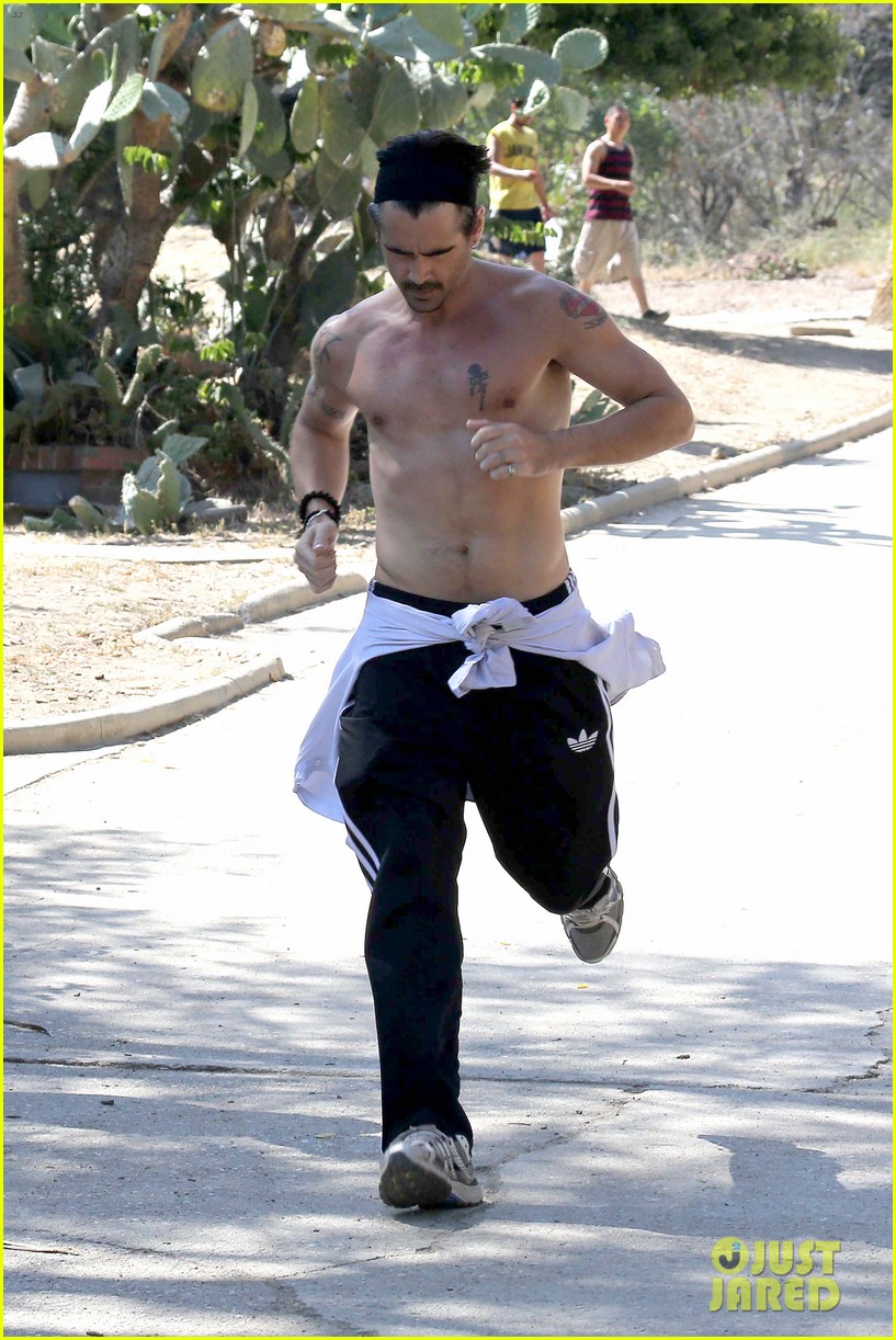 Colin Farrell: Shirtless Run in Hollywood!: Photo 2893388 | Colin ...