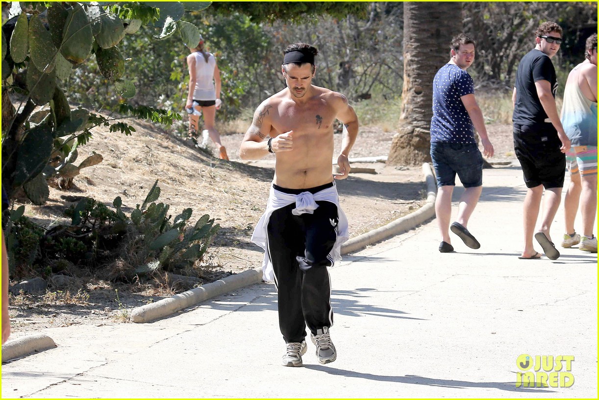 Colin Farrell: Shirtless Run in Hollywood!: Photo 2893390 | Colin ...