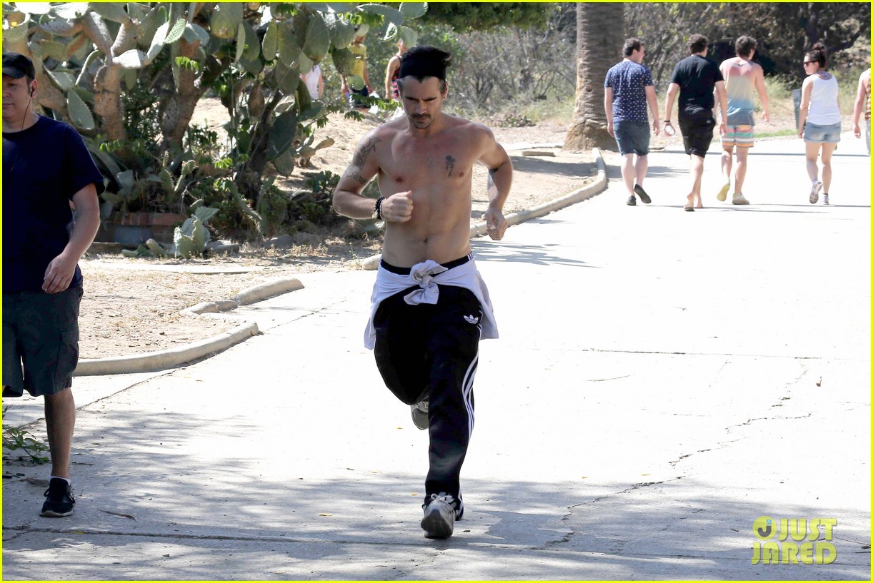 Colin Farrell: Shirtless Run in Hollywood!: Photo 2893393 | Colin ...