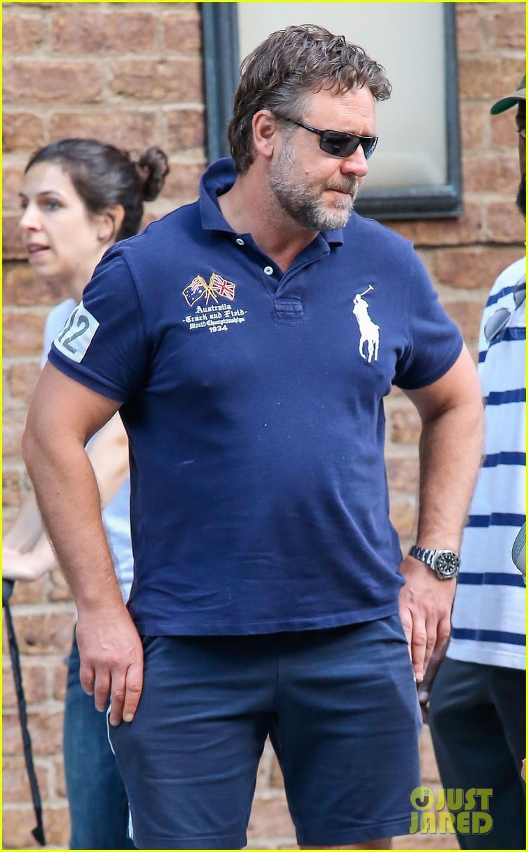 Hugh Jackman & Russell Crowe Reunite for Coffee Meeting!: Photo 2888085 ...