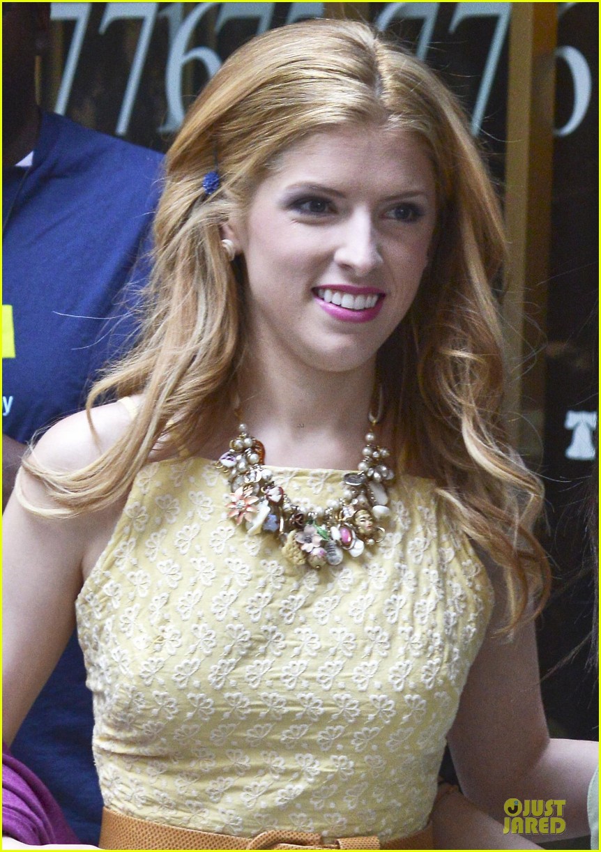 Anna Kendrick: 'Last 5 Years' Fan Photo Ops!: Photo 2896441 | Anna ...