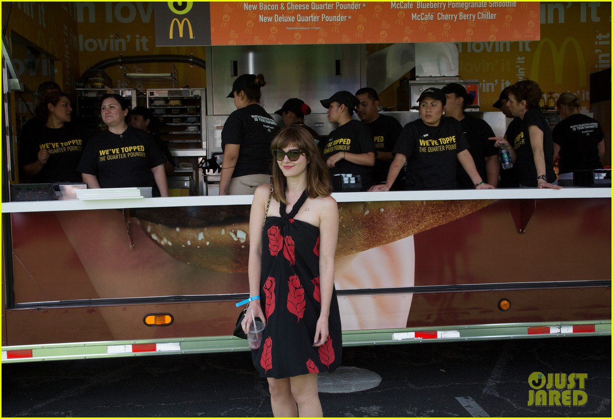 Maika Monroe & Michael B. Jordan: Just Jared's Summer Kick-Off Party ...