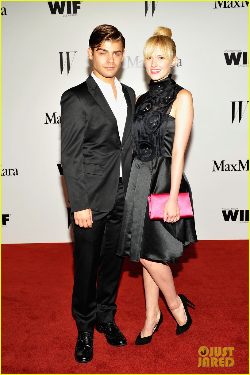 Olivia Munn & Sophia Bush: Hailee Steinfeld's Max Mara Celebration ...