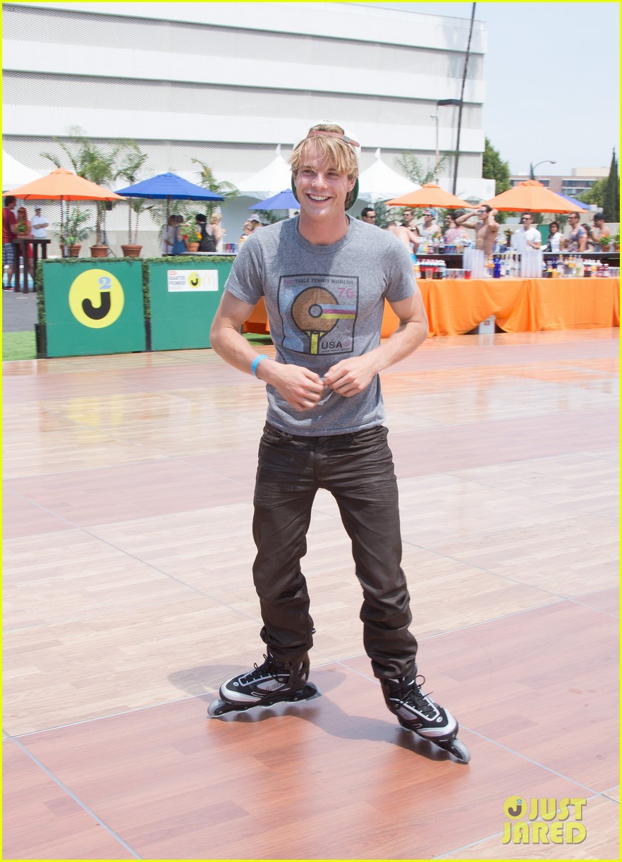Chord Overstreet: Surfs Up at Just Jared's Summer Kick-Off Party with ...