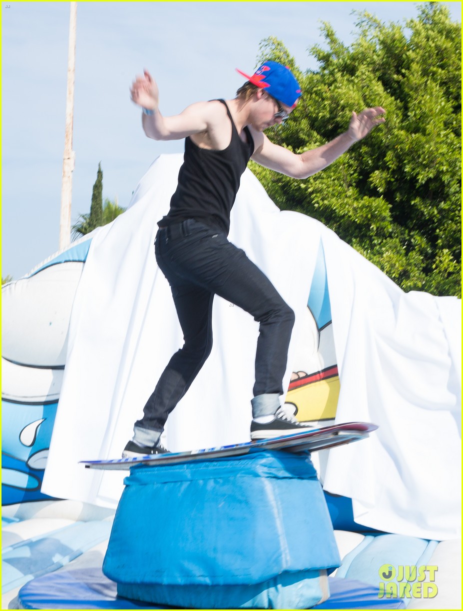 Chord Overstreet: Surfs Up at Just Jared's Summer Kick-Off Party with ...