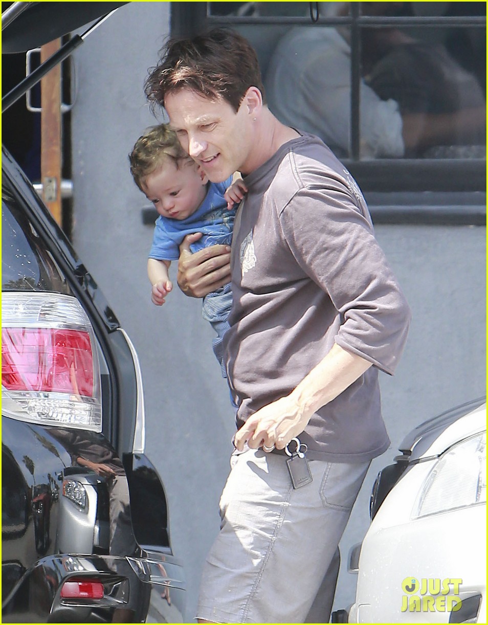 Anna Paquin & Stephen Moyer: Lunch with Charlie & Poppy!: Photo 2900978 ...