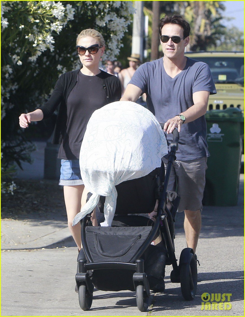 Anna Paquin & Stephen Moyer Stroll with Charlie & Poppy!: Photo 2896593 ...