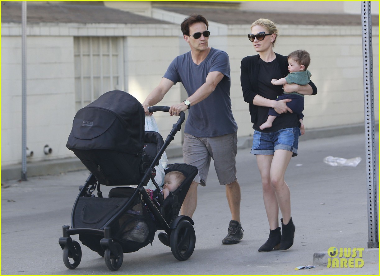 Anna Paquin & Stephen Moyer Stroll with Charlie & Poppy!: Photo 2896594 ...