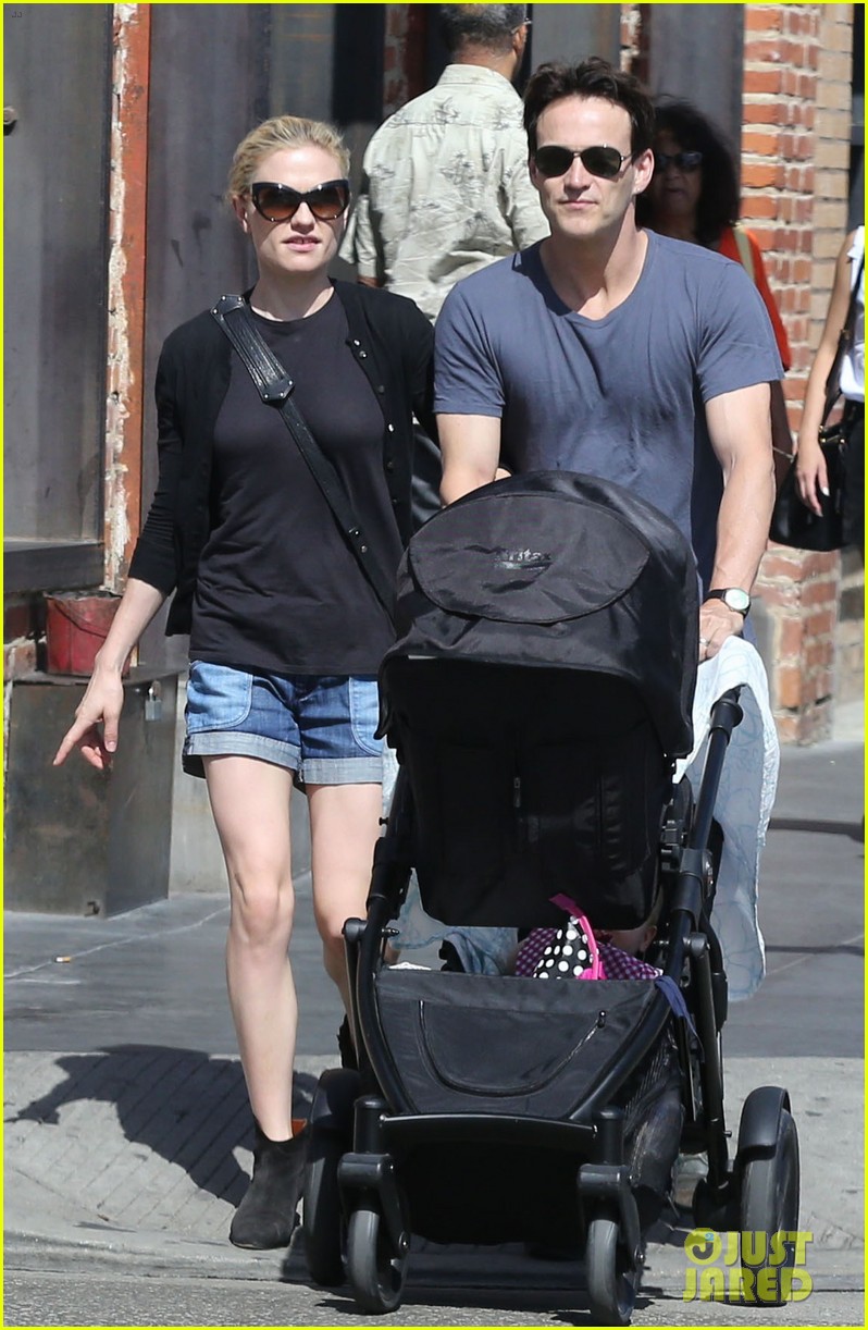 Anna Paquin & Stephen Moyer Stroll with Charlie & Poppy!: Photo 2896597 ...
