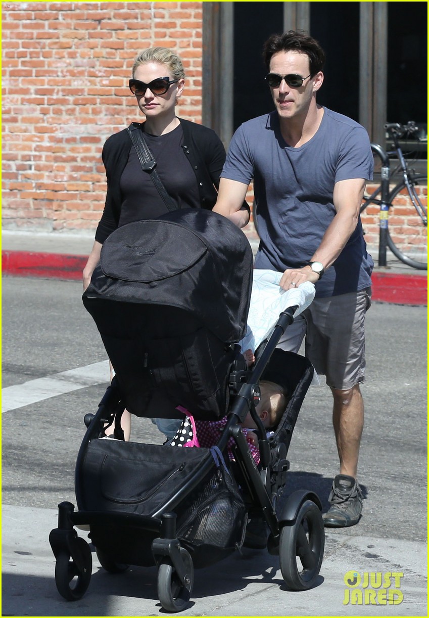 Anna Paquin & Stephen Moyer Stroll with Charlie & Poppy!: Photo 2896598 ...
