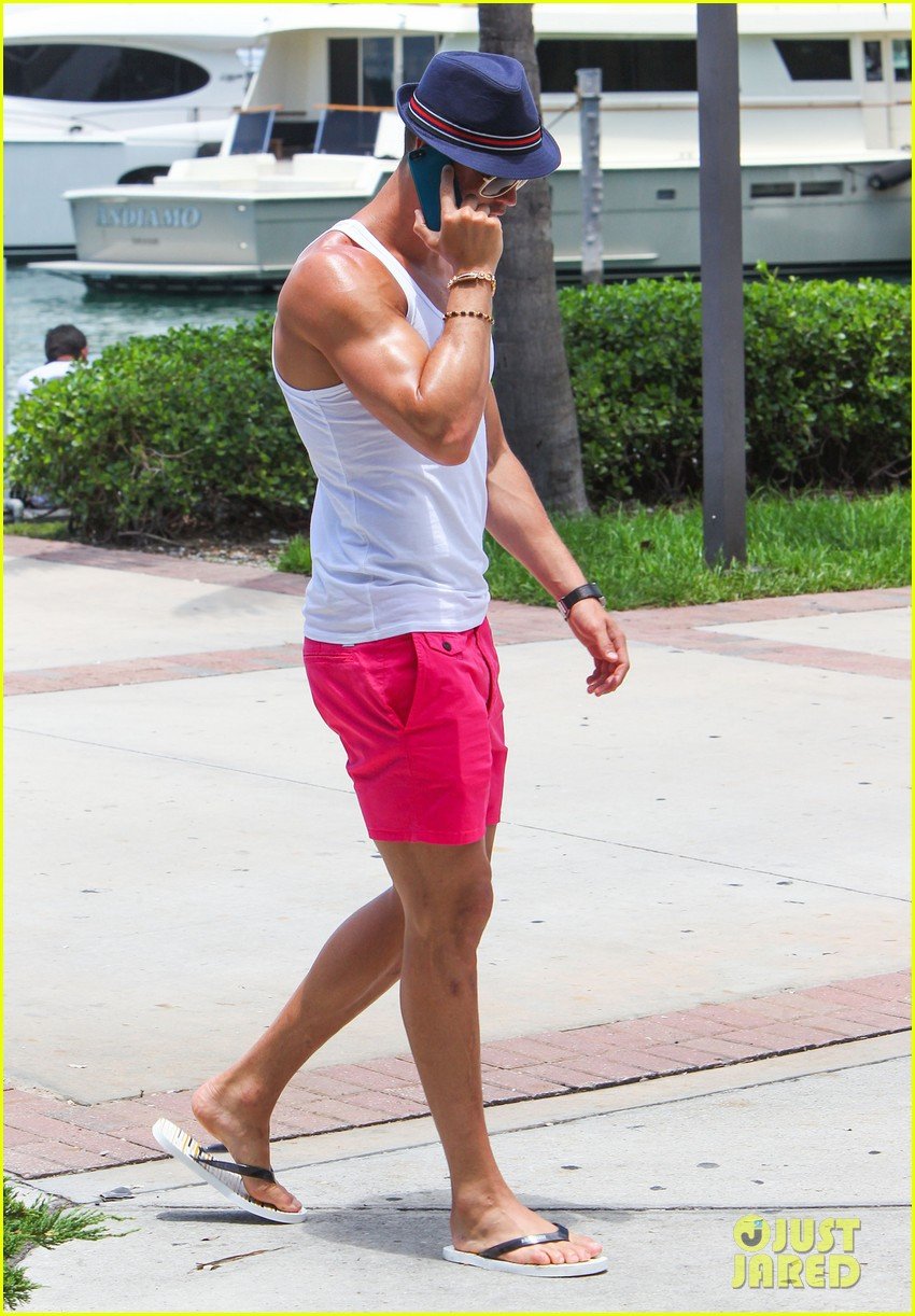 Cristiano Ronaldo: Shirtless Yacht Ride in Miami!: Photo 2891350 ...