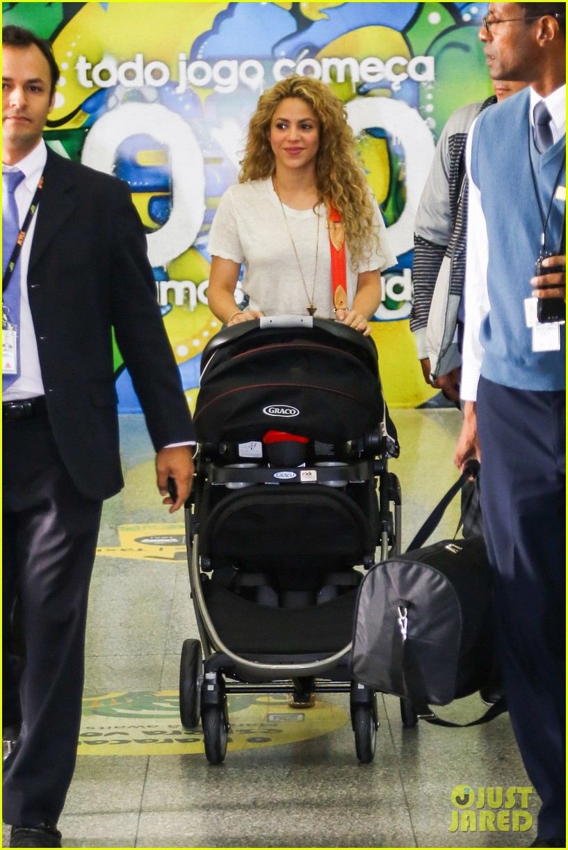 Shakira & Baby Milan Are 'Ready' for 'Voice' Season Six!: Photo 2895039 ...
