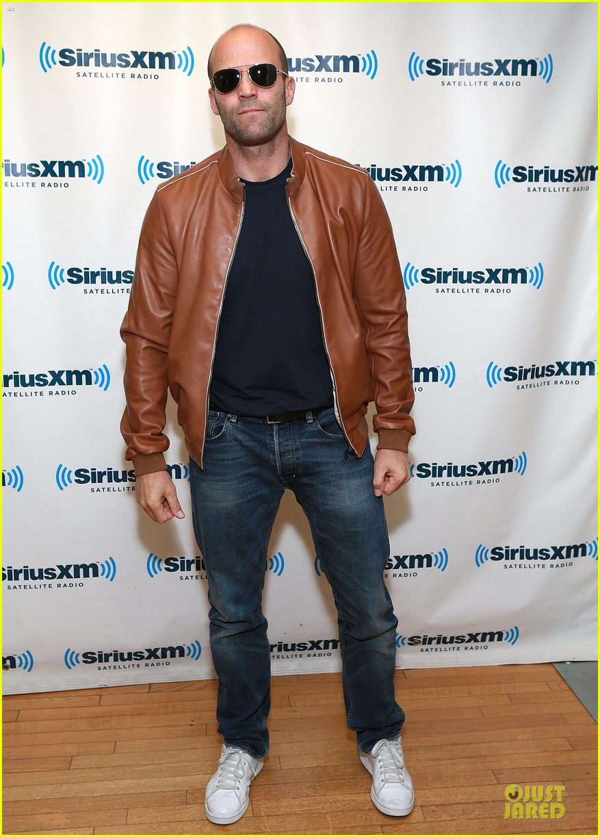 Jason Statham: Arm Wrestling on 'Fallon'!: Photo 2896141 | Jason ...