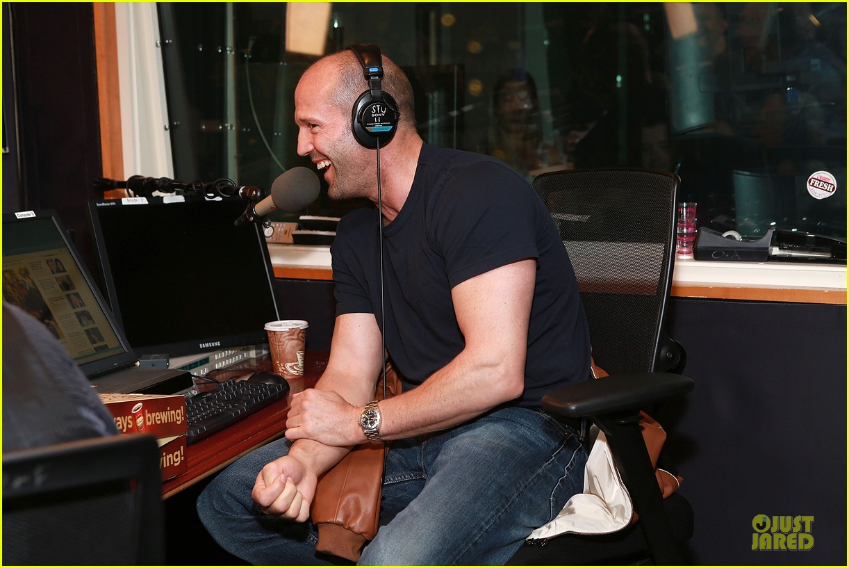Jason Statham: Arm Wrestling on 'Fallon'!: Photo 2896143 | Jason ...