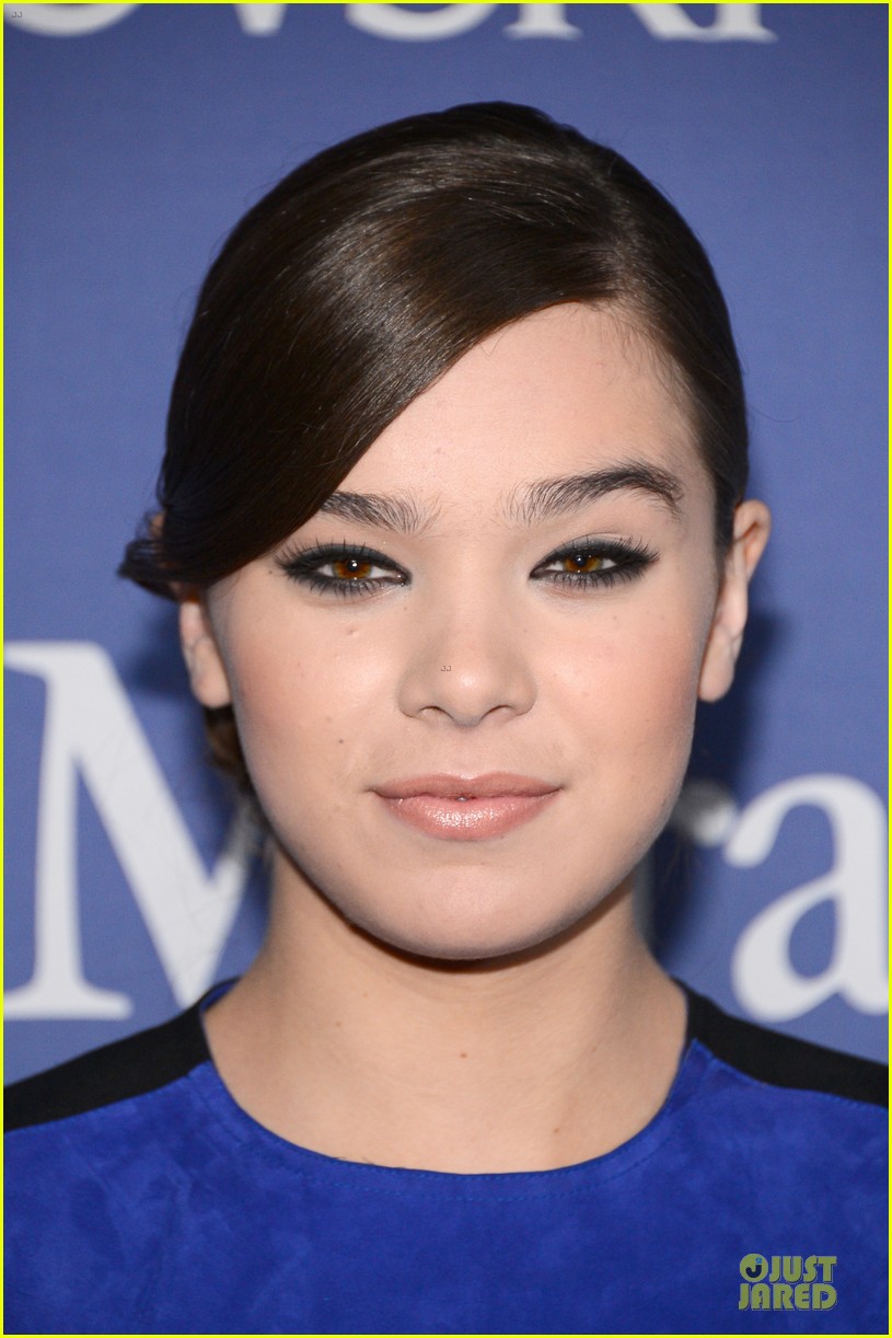 Hailee Steinfeld & Rose McGowan - Crystal & Lucy Awards 2013 Red Carpet ...