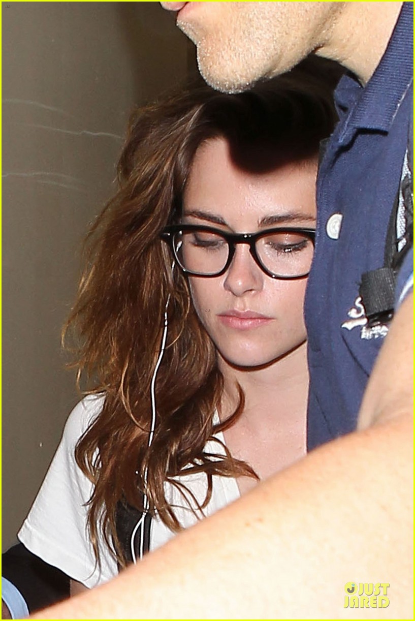 Kristen Stewart Departs LAX, Lands on Forbes' Actress List: Photo ...