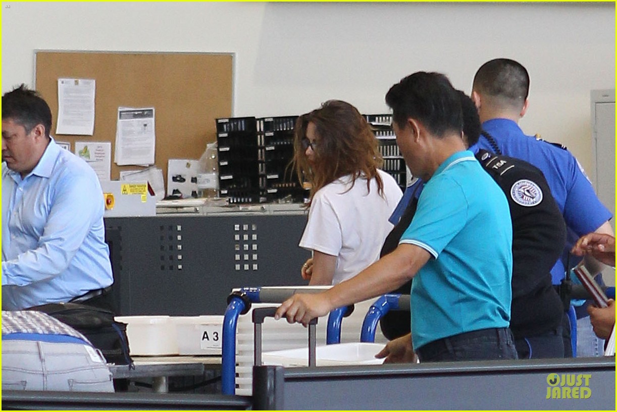 Kristen Stewart Departs LAX, Lands on Forbes' Actress List: Photo ...