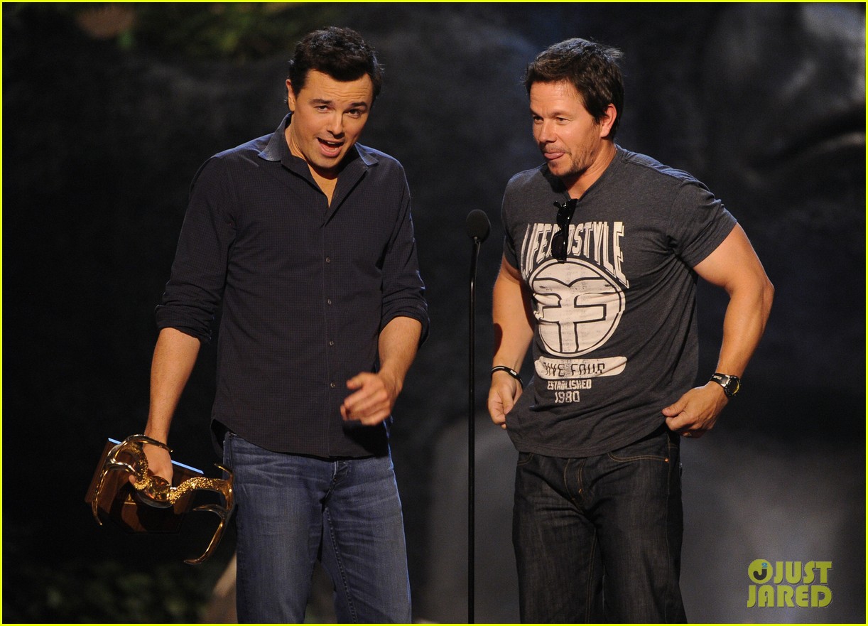 Mark Wahlberg & Seth MacFarlane Are the Guys Choice: Photo 2887375 | Celebrity Babies, Mark ...