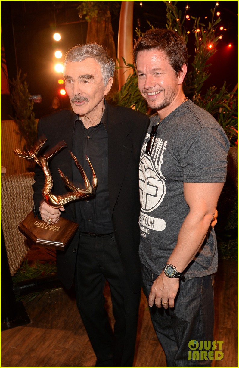 Mark Wahlberg & Seth MacFarlane Are the Guys Choice: Photo 2887384 ...