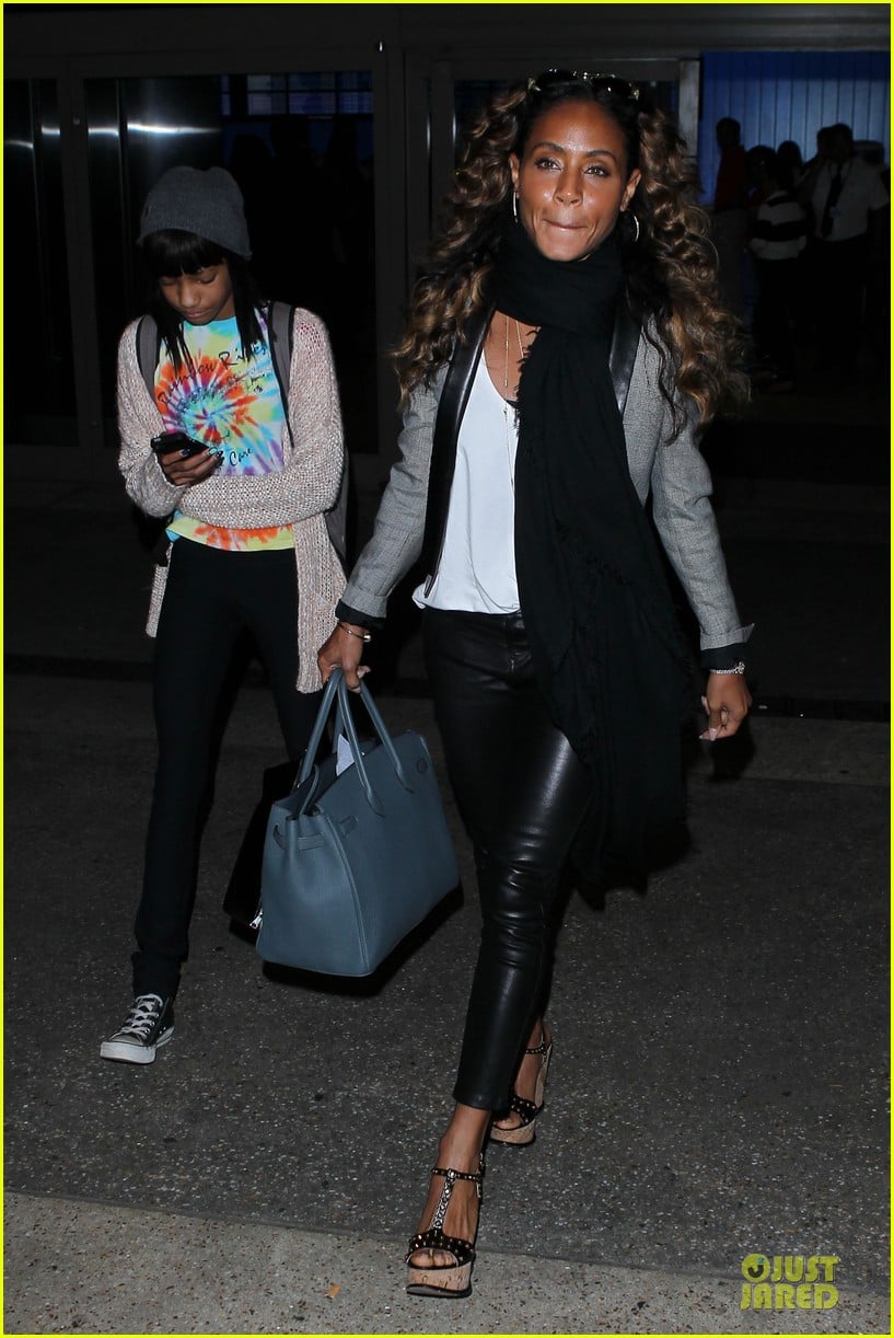 Willow Smith Covers Rihanna's 'No Love Allowed'!: Photo 2887017 | Jada ...