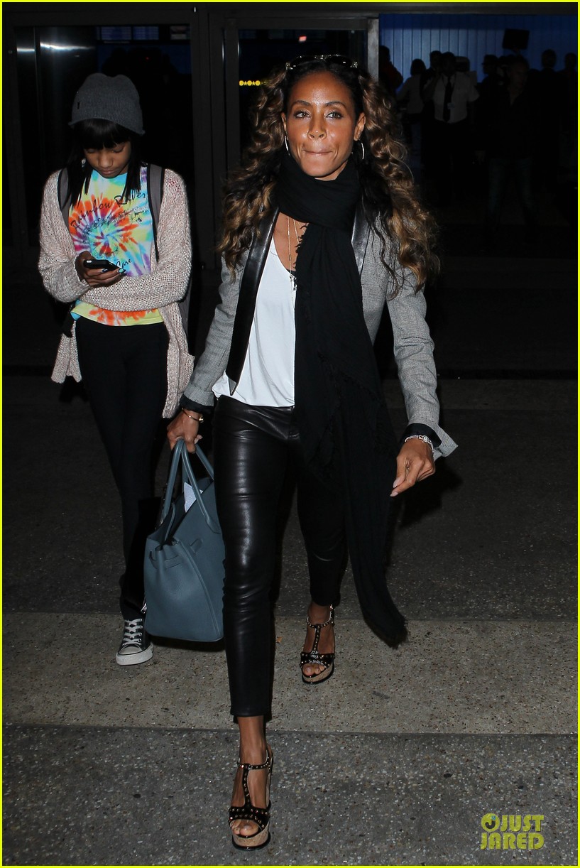 Willow Smith Covers Rihanna's 'No Love Allowed'!: Photo 2887024 | Jada ...