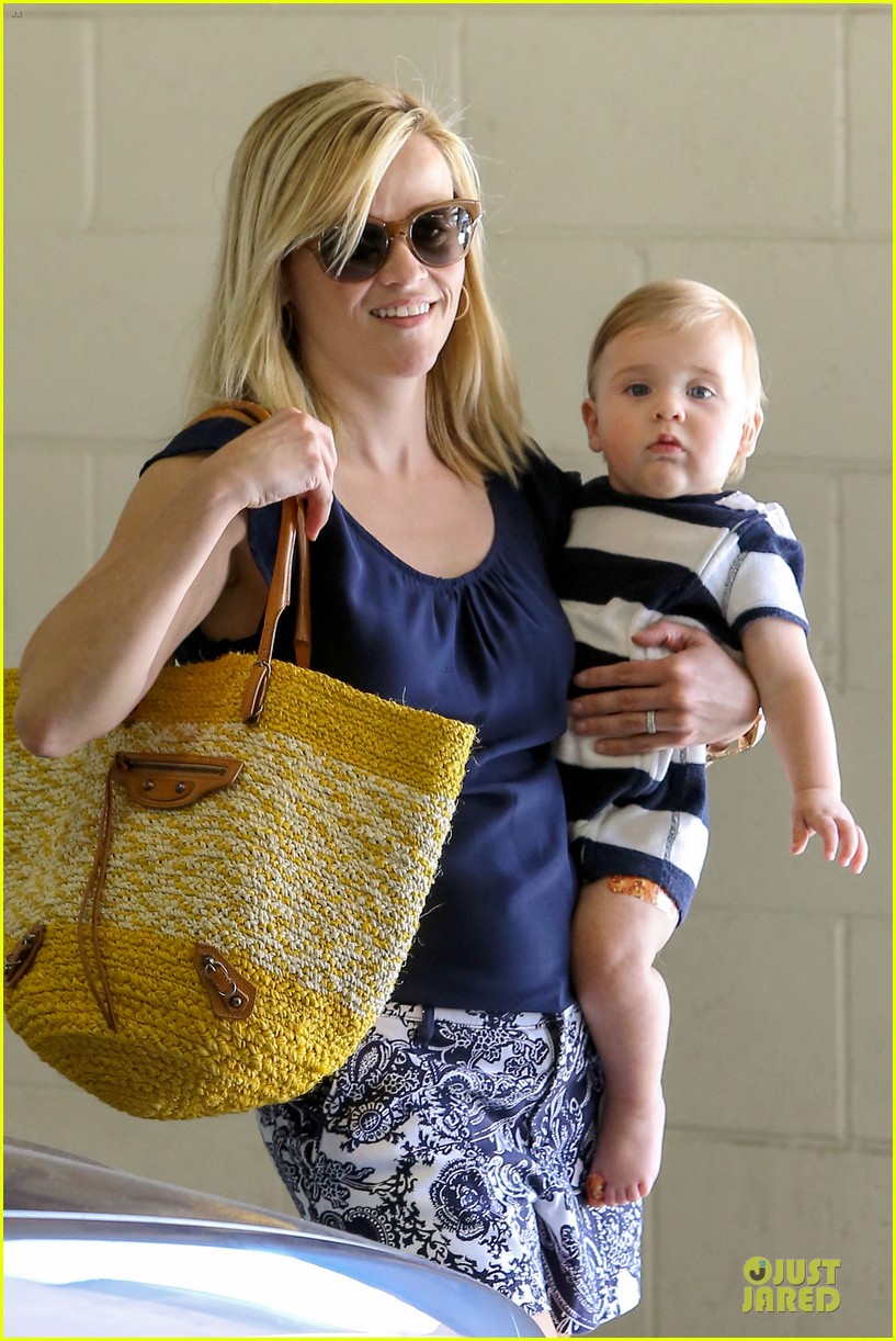 Reese Witherspoon: Doctor's Office Visit with Tennessee!: Photo 2898980 ...
