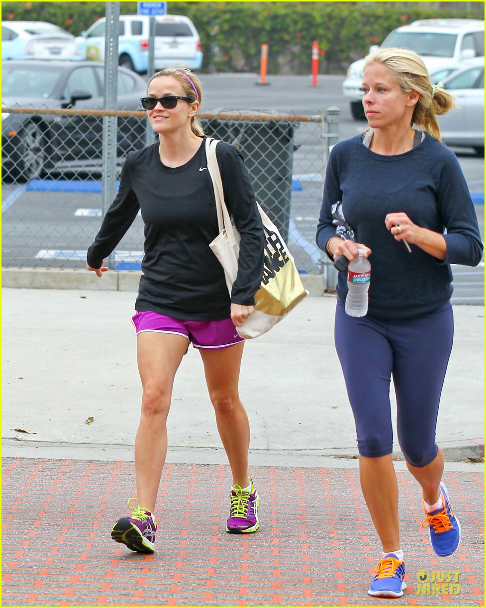 Reese Witherspoon: Friday Fun Workout With a Gal Pal!: Photo 2891421 ...