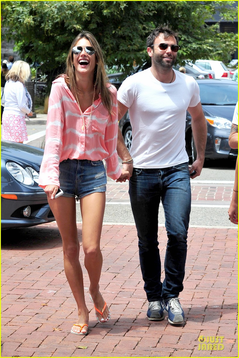 Alessandra Ambrosio & Jamie Mazur Hold Hands After July 4!: Photo ...