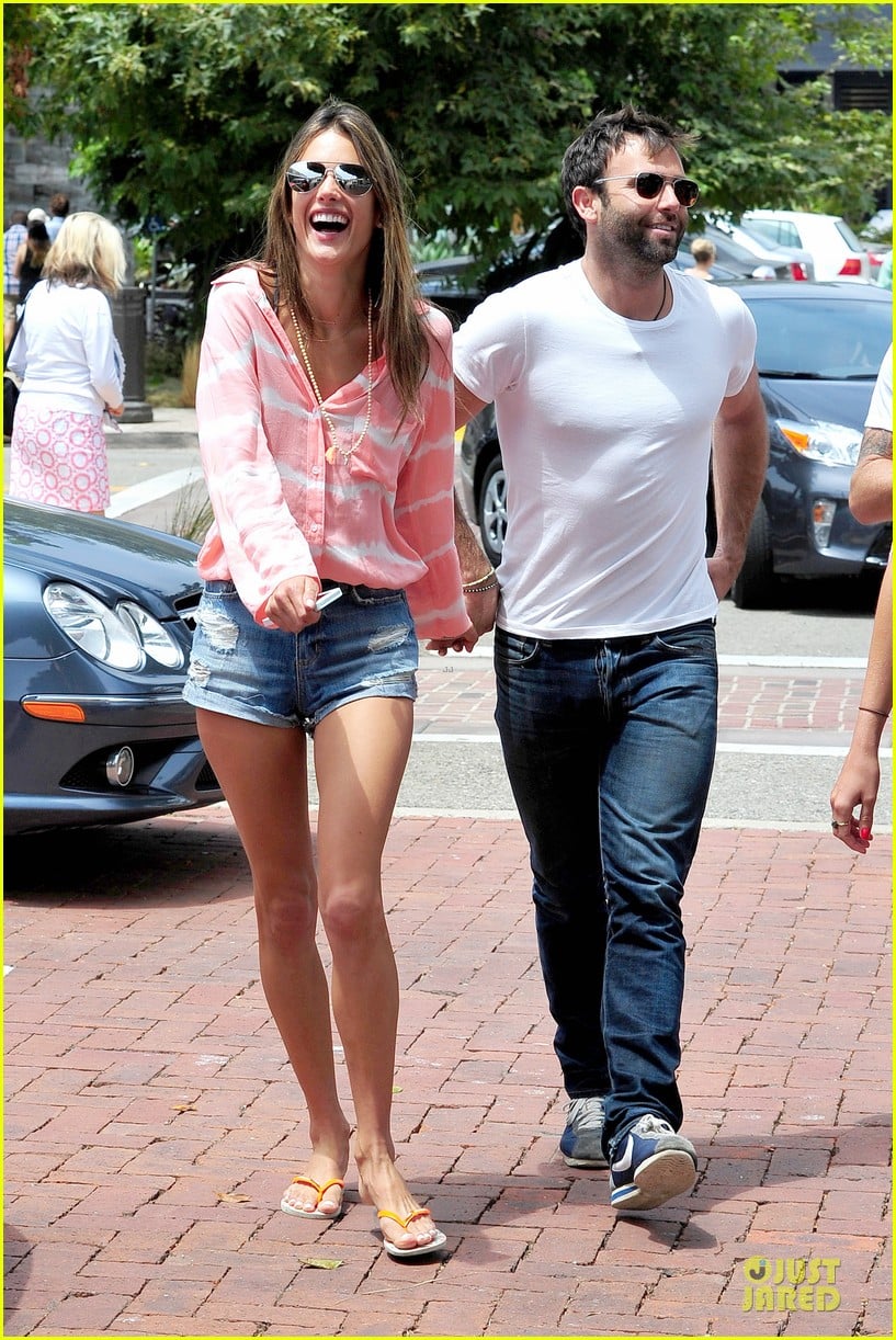 Alessandra Ambrosio & Jamie Mazur Hold Hands After July 4!: Photo ...