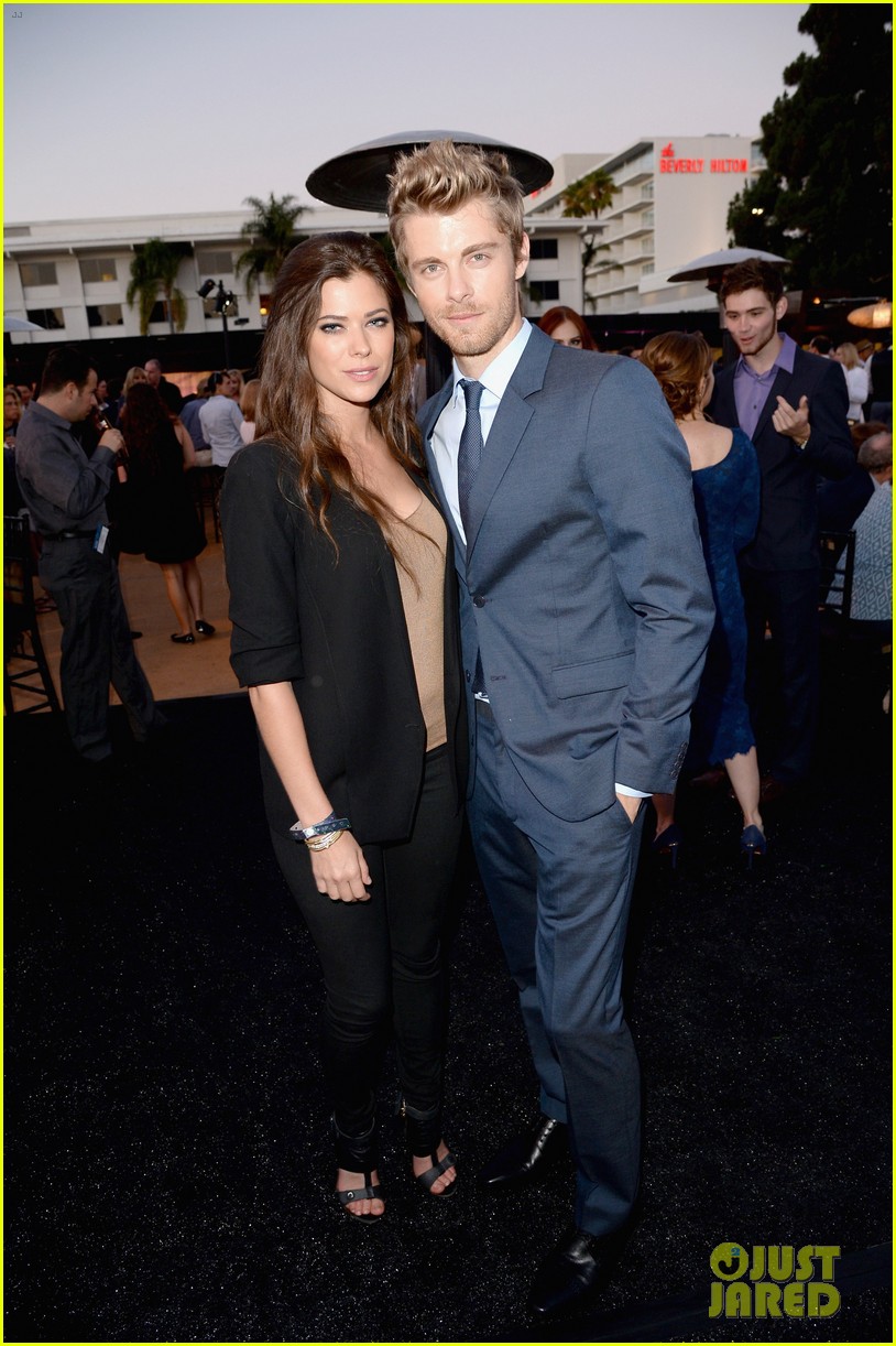 Robbie Amell & Peyton List: CW's Summer TCA Party!: Photo 2920023 ...