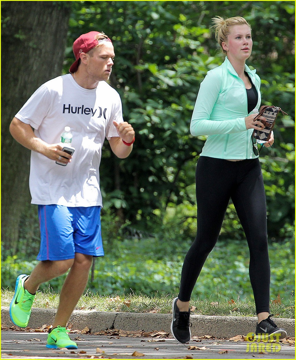 Ireland Baldwin & Slater Trout: Lunch with Alec Baldwin!: Photo 2916672 ...