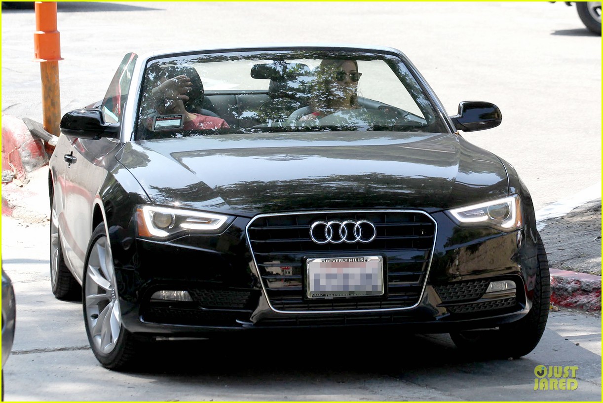 Justin Bartha & Lia Smith: Iced Coffee Sharing Couple!: Photo 2905136 ...