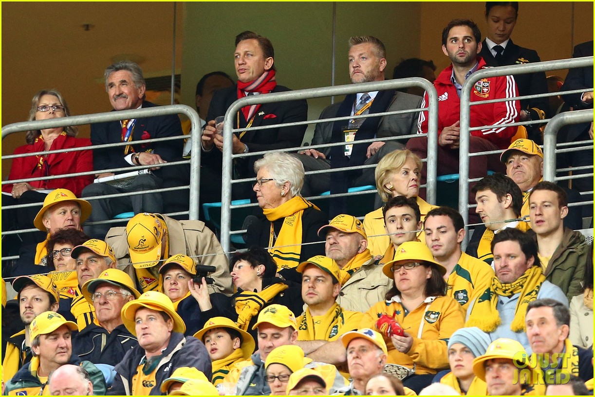 Daniel Craig: Airport Arrival After Lions vs. Wallabies Rugby Game ...