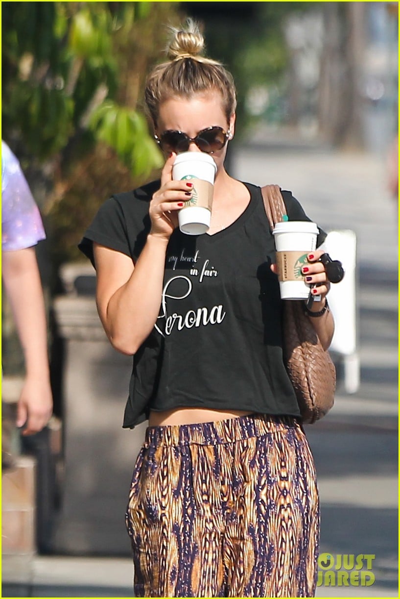 Kaley Cuoco Grabs Coffee for Two After Date with Henry Cavill: Photo ...