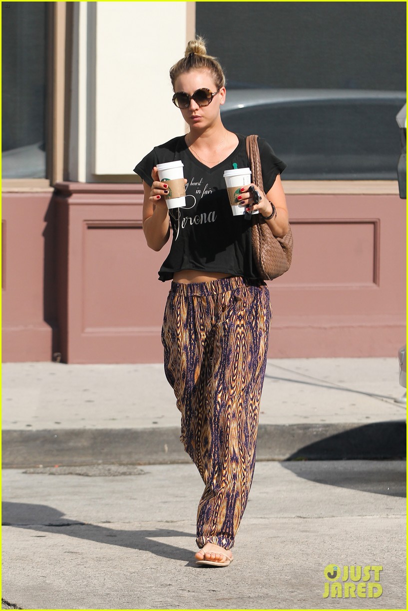 Kaley Cuoco Grabs Coffee for Two After Date with Henry Cavill: Photo ...