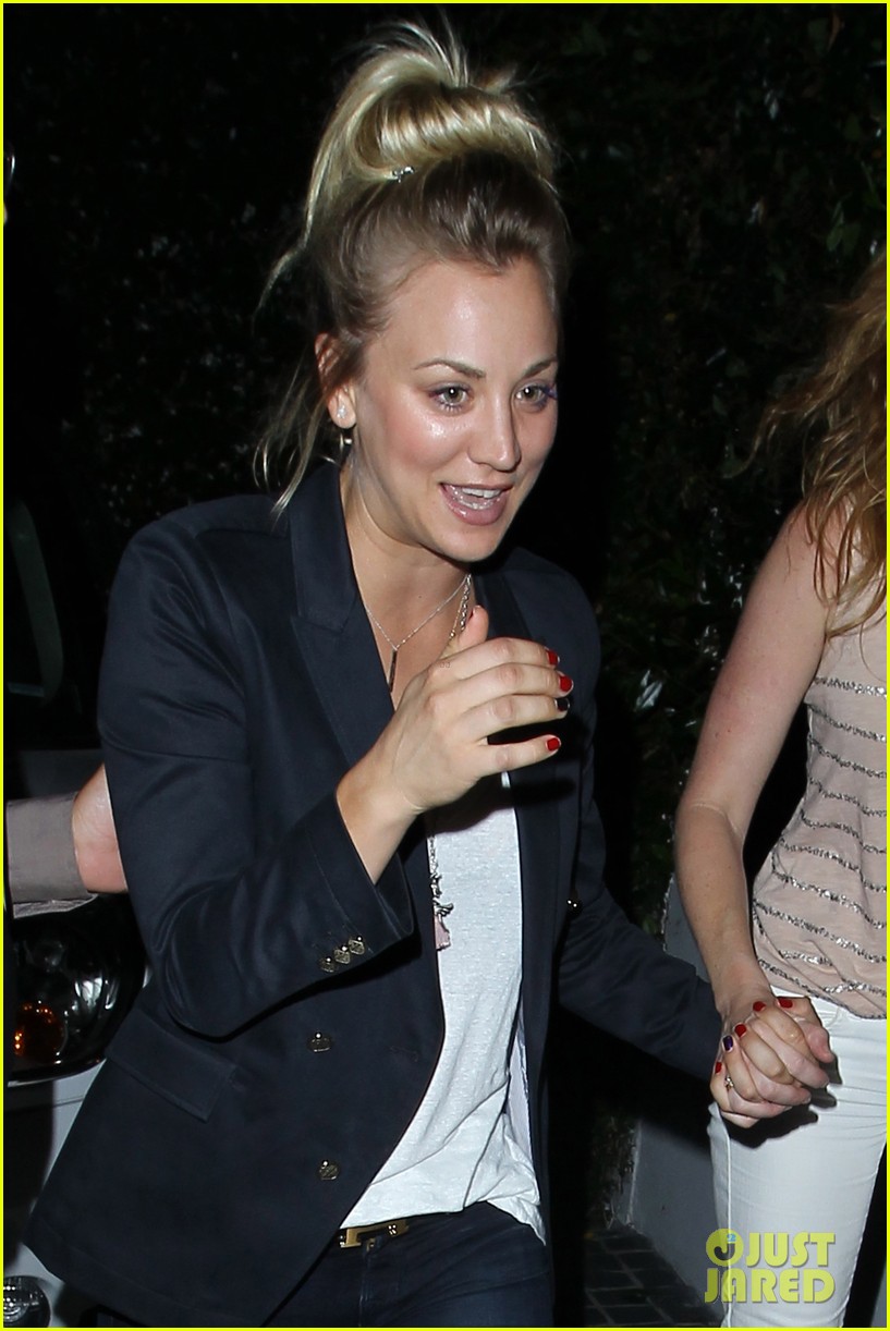 Kaley Cuoco Leaves Henry Cavill at Home for Girl's Night Out!: Photo ...