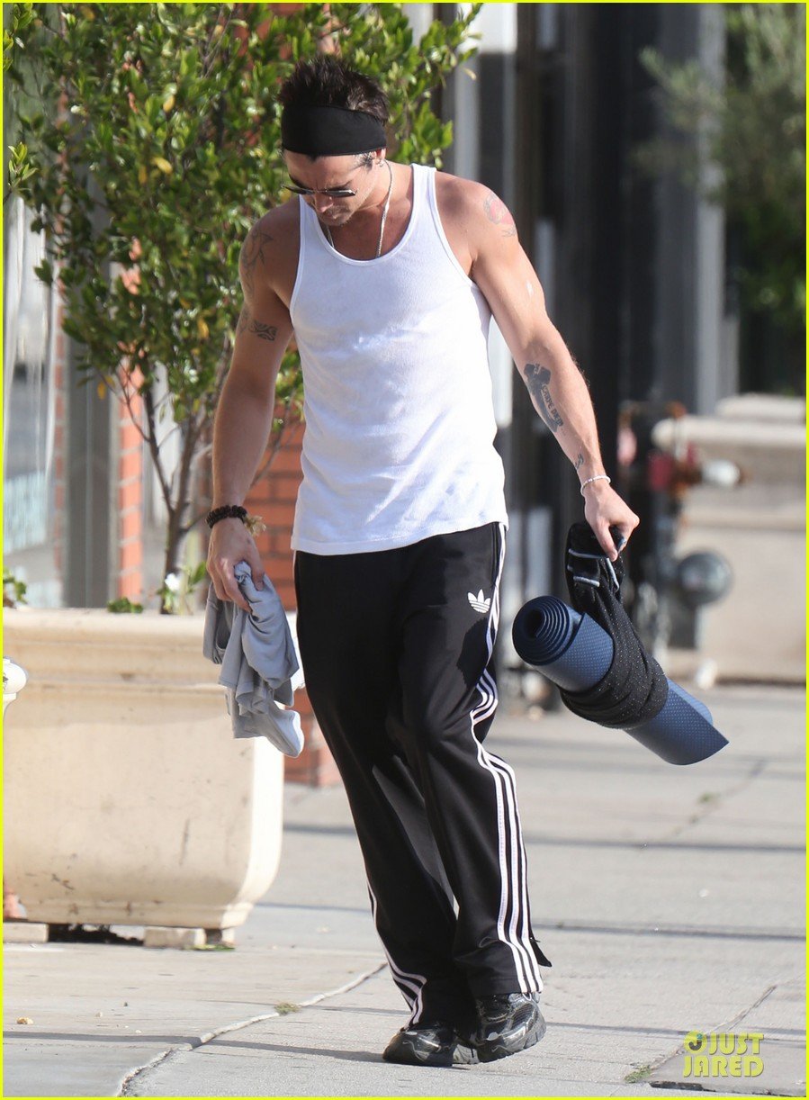 Colin Farrell: Buff Yoga Session with Sister Claudine!: Photo 2918019 ...