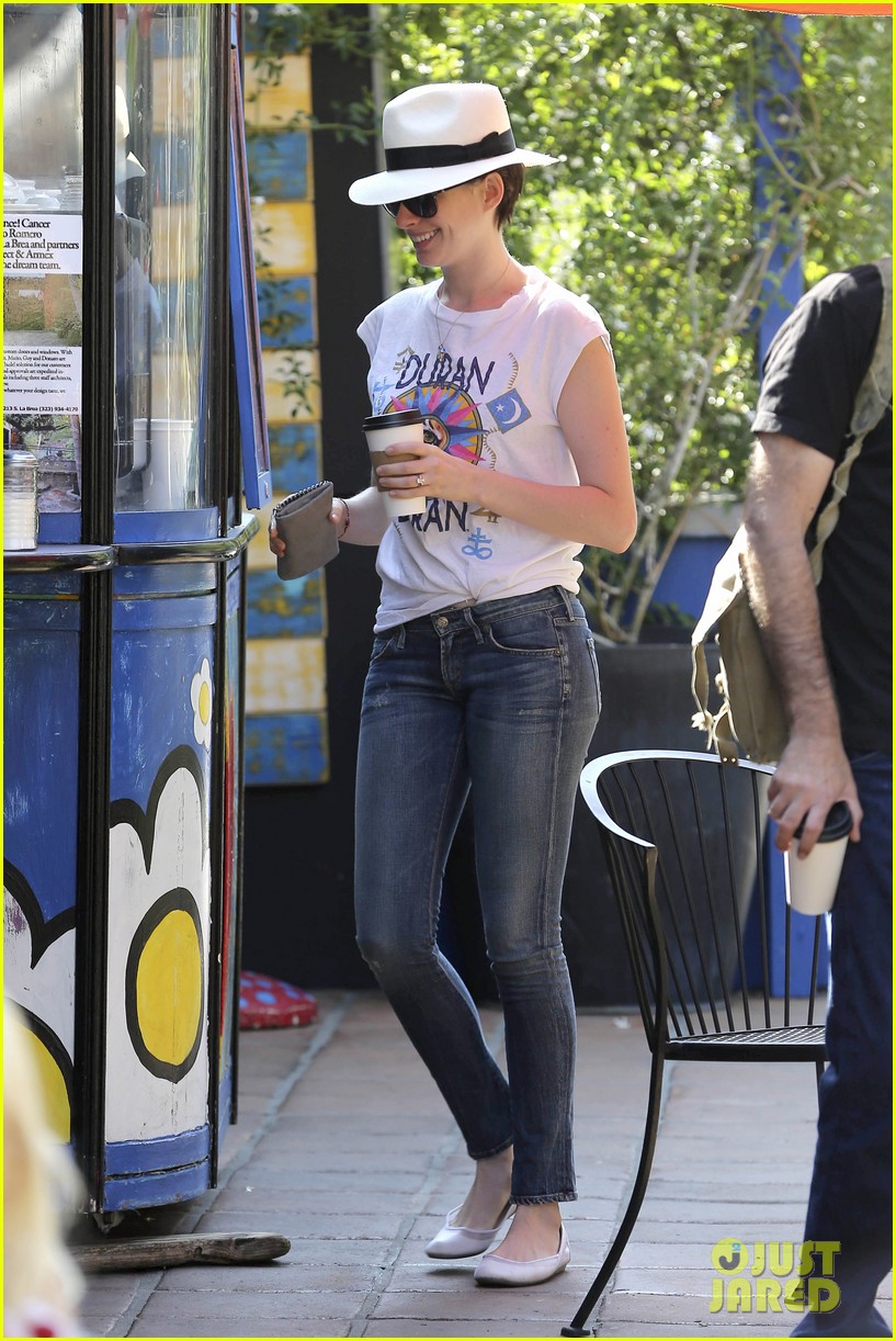 Anne Hathaway: 'Rio 2' Teaser Trailer - Watch Now!: Photo 2915738 ...