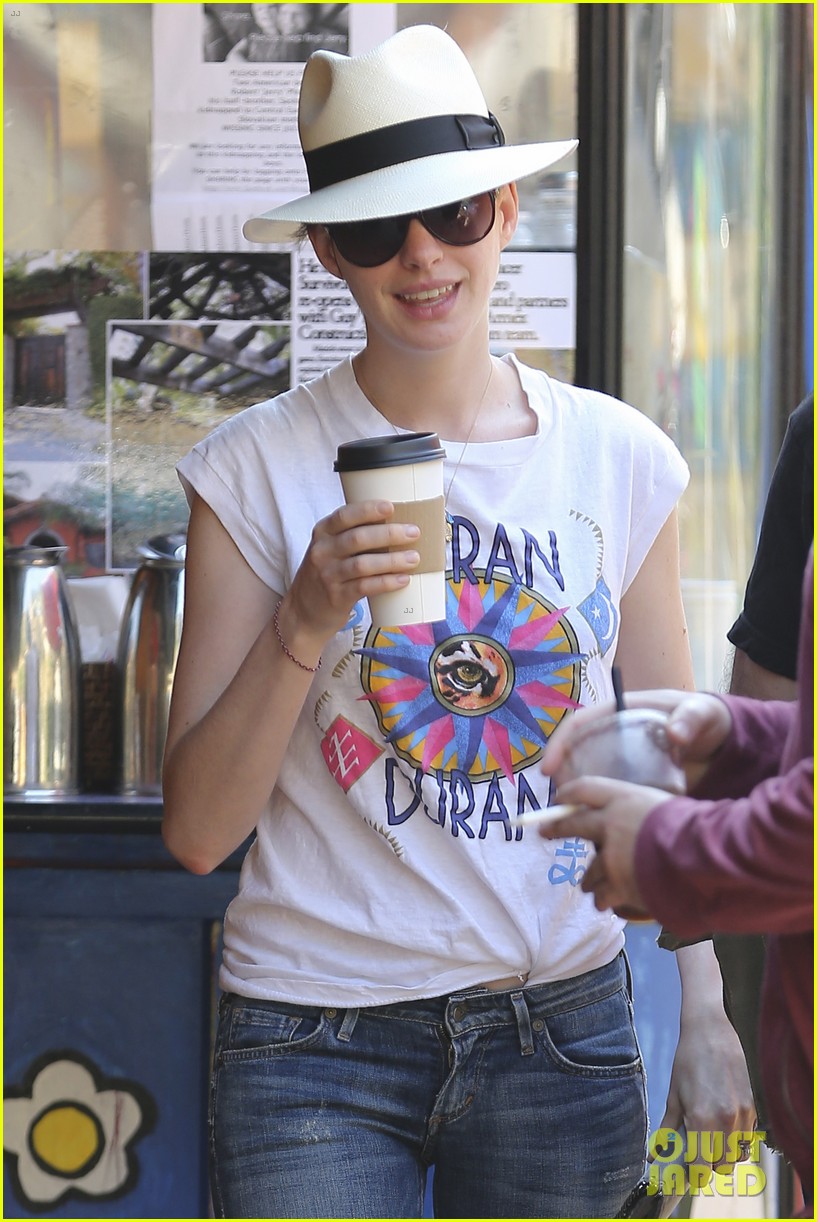 Anne Hathaway: 'Rio 2' Teaser Trailer - Watch Now!: Photo 2915742 ...